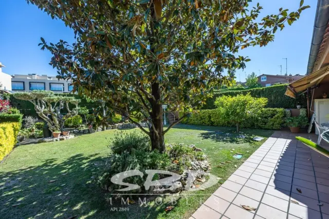 Casa en venta en El Castellet en Sant Quirze del Vallès por 595,000