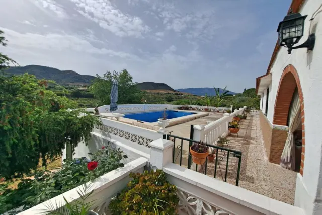 Finca rústica en venta en Cártama en Cártama por 265,000