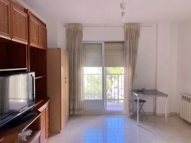 Piso en venta en Calle de Totana en Pinar del Rey por 185,000