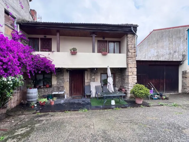 Casa en venta en Trasona en Trasona por 220,000