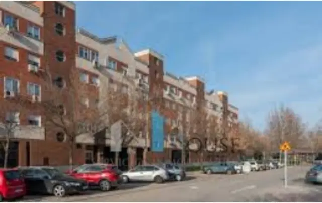 Piso en venta en Avenida de El Casar en Getafe Norte por 290,000