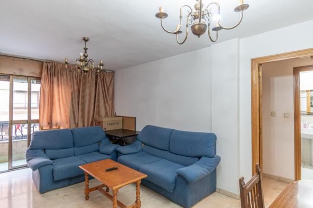 Piso en venta en Recogidas en Camino de Ronda por 250,000