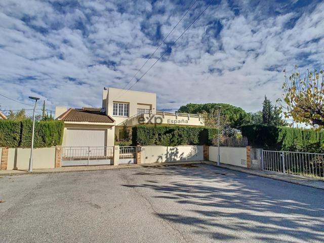 Chalet en venta en Calle Bon Sol en Valls por 349,000