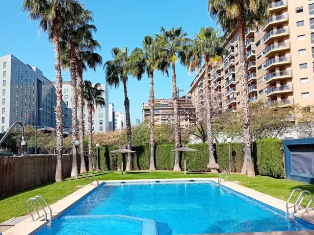 Piso en venta en Avenida de Francia, 67 en La Creu del Grau por 650,000