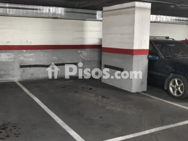 Garaje en venta en Via Augusta, cerca de Carrer Alt de Gironella en ...