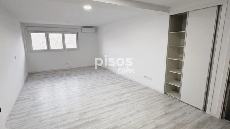 Estudio en alquiler en Calle de la Isla de La Toja, 14, cerca de Calle ...