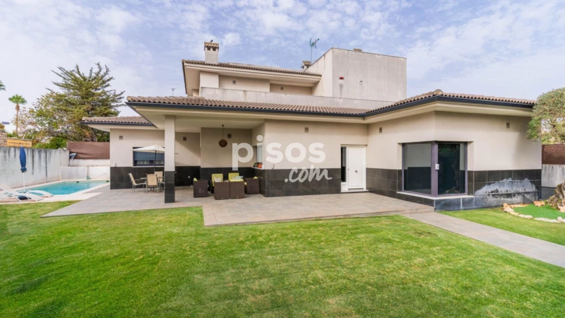 Chalet en venta en El Altillo en Norte por 950.000