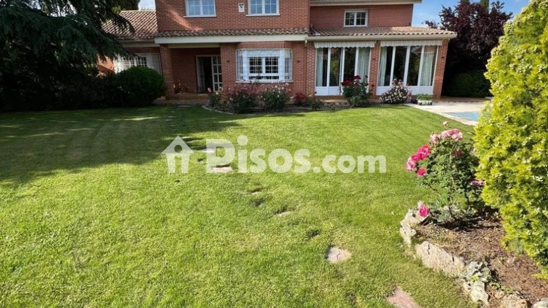 Chalet en venta en Calle de Zaragoza en Fuente el Saz de Jarama por 889 ...