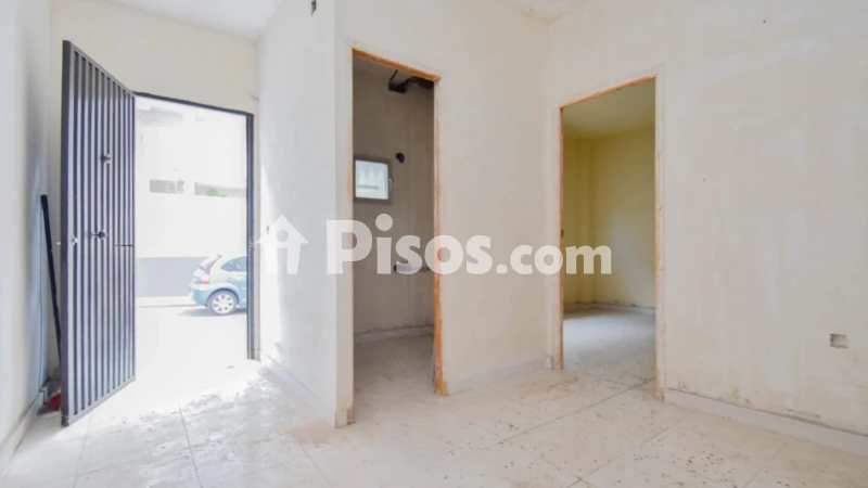 Local comercial en venta en Calle Islas Bahamas, cerca de Calle Florida ...