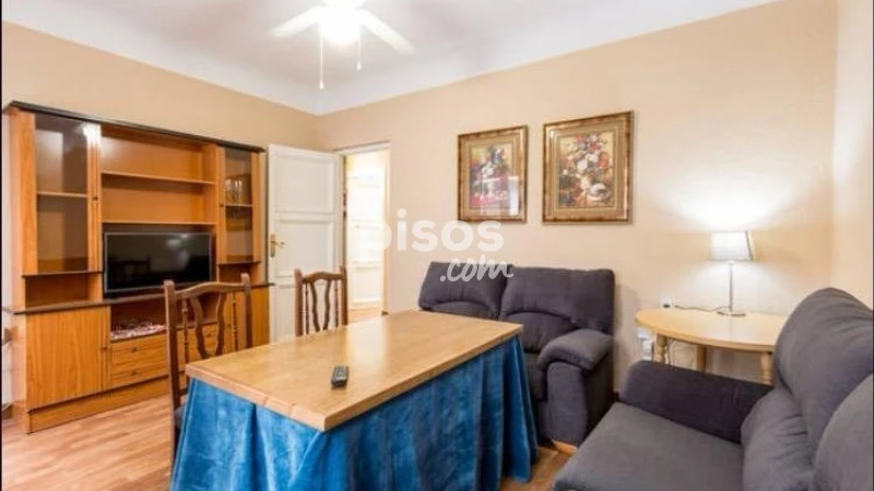 Piso en alquiler en Granada en Centro-Catedral por 900 €/mes