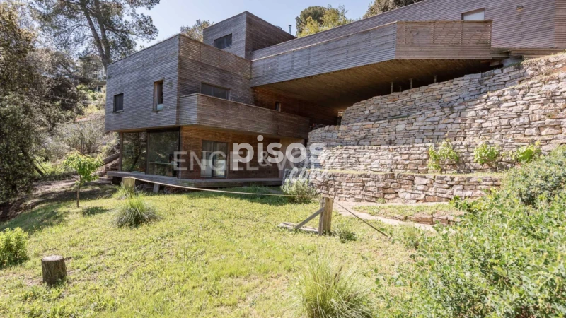 Casa en venta en Valldoreix en Valldoreix por 1,150,000