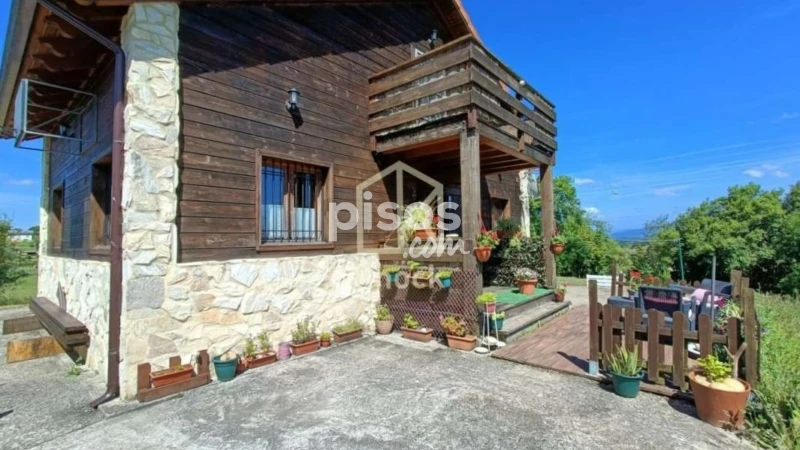 Casa en venta en Calle Villamartín Alto en Nava por 150,000