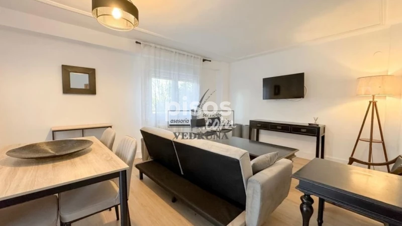 Piso en alquiler en Paseo de Cuéllar en Universidad por 1.000 €/mes