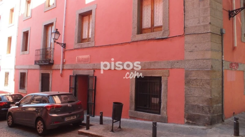 Local comercial en venta en Calle del Duque de Medinaceli en Centro-La ...