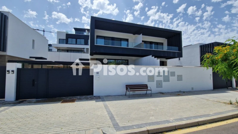 Casa adosada en venta en Atalaya en Atalaya por 745.000