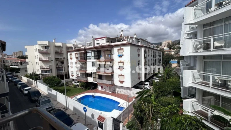Edificio en venta en La Carihuela en La Carihuela por 840,000