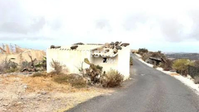 Casa rústica en venta en Guía de Isora en Guía de Isora por 140.000