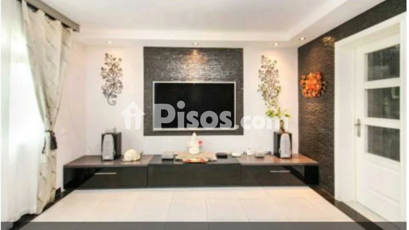 Dúplex en venta en Avenida de El Hierro, 75 en Puerto Rico por 275,000