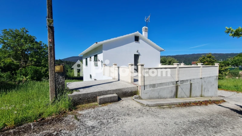 Casa en venta en Travesía de la Iglesia en Vea (San Julian) por 180,000