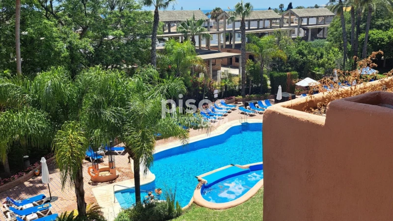 Piso en alquiler en Urbanización El Oásis de Marbella en Lomas de ...