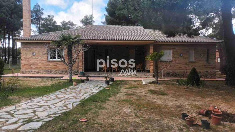 Chalet en venta en Marugán en Marugán por 210,000