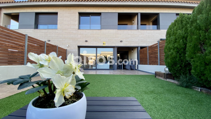 Casa adosada en venta en Avenida Via Augusta, 104 en Sant Quirze del Vallès por 649,000