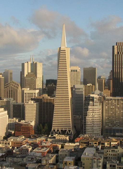 Edificios con forma de pirámide: 9 ejemplos que te encantarán - pisosblog - pisos.com