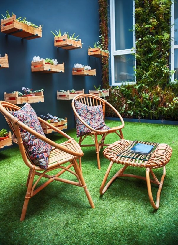 Muebles de bambú: el material eco que arrasa en el hogar