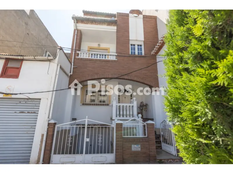 Casa en venta en Armilla en San Antón por 255,000