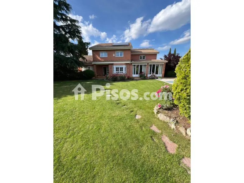 Chalet en venta en Calle de Zaragoza en Fuente el Saz de Jarama por 889 ...