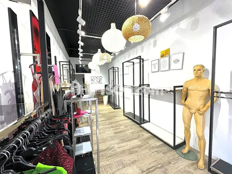 Local comercial en venta en Calle San Agustin, cerca de Calle del Salto ...