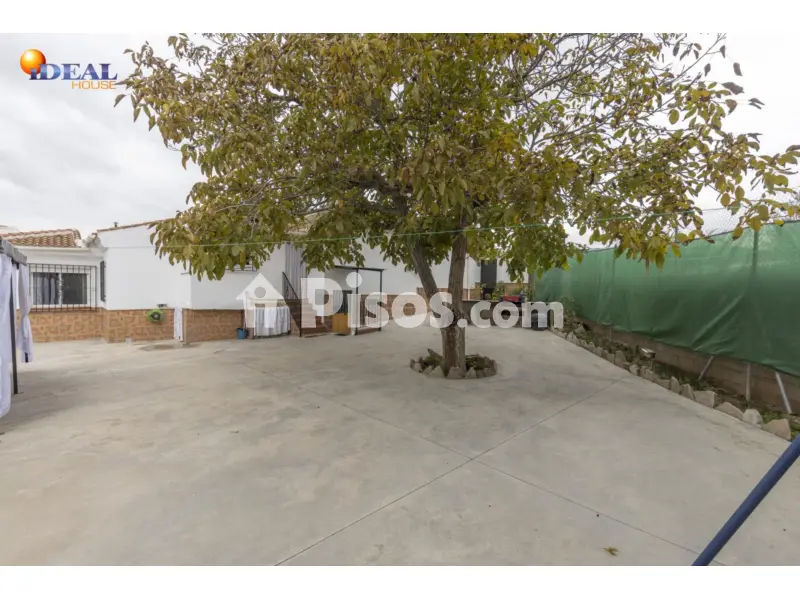 Casa en venta en Huétor Tájar en Huétor Tájar por 240.000