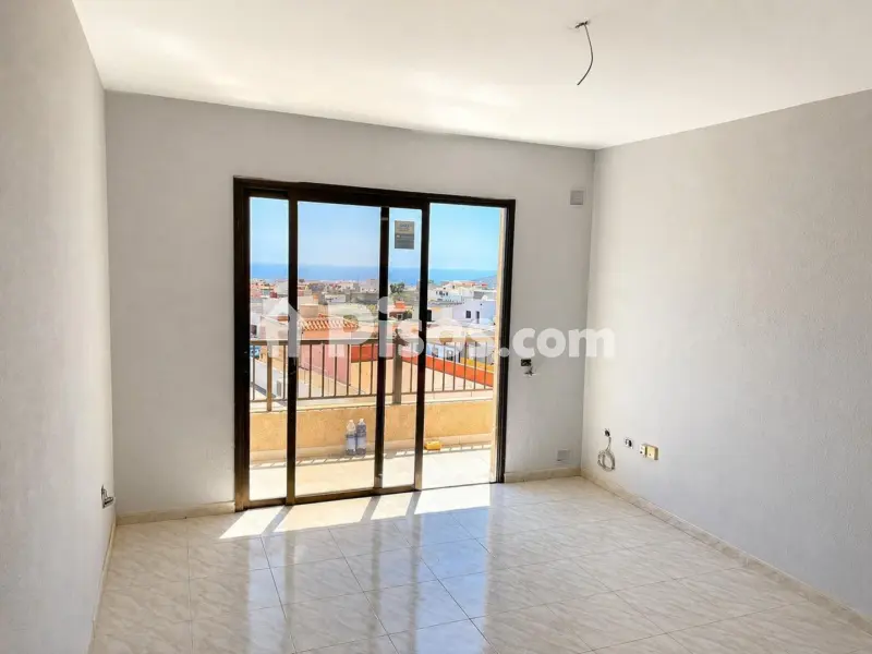 Piso en venta en Cabo Blanco en Buzanada-Valle de San Lorenzo-Cabo ...
