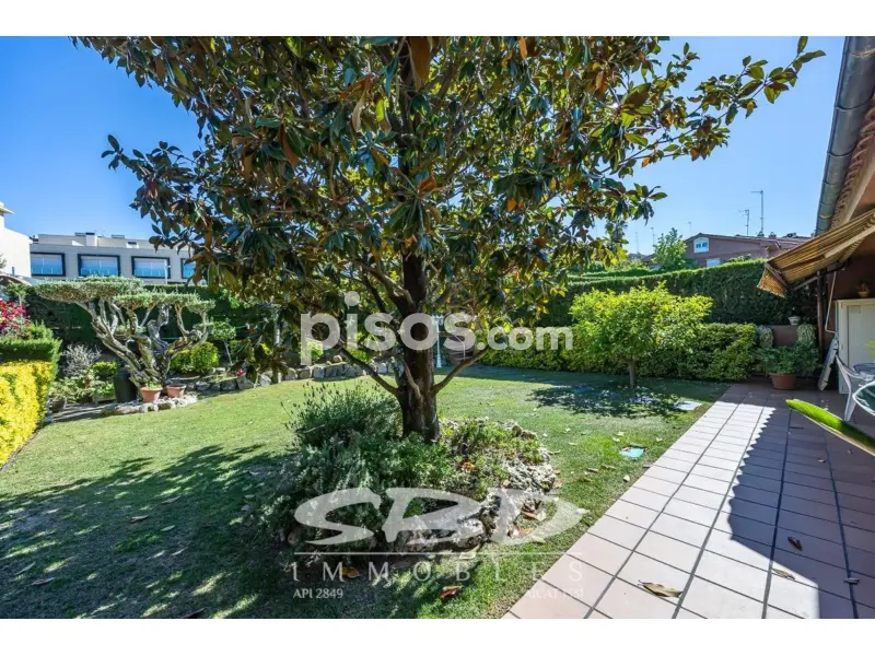 Casa en venta en El Castellet en Sant Quirze del Vallès por 595,000