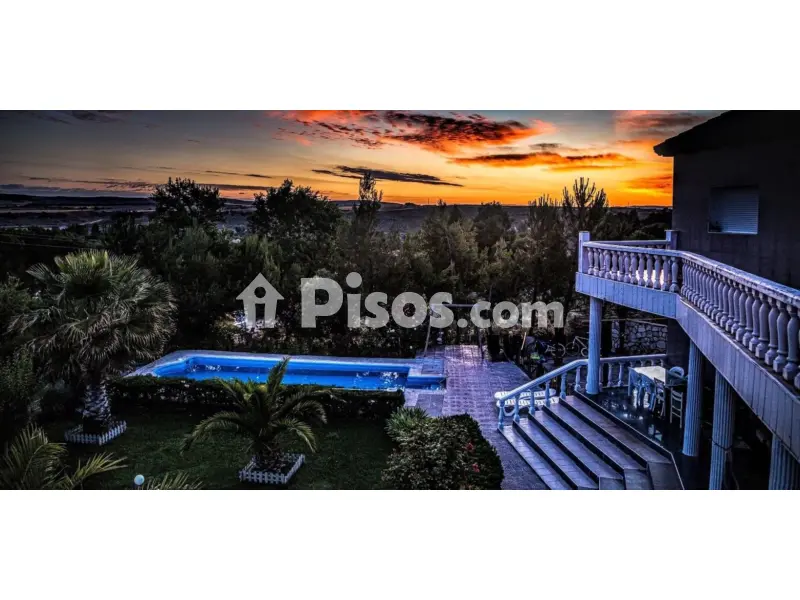 Chalet en venta en Calle Junta de Compensación en Illana por 349,000