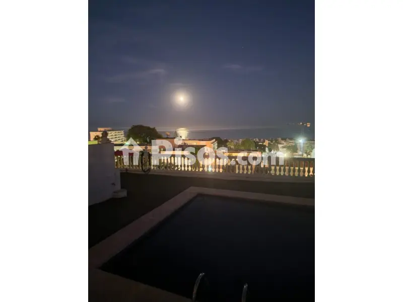 Apartamento en venta en Montemar en Montemar por 450,000
