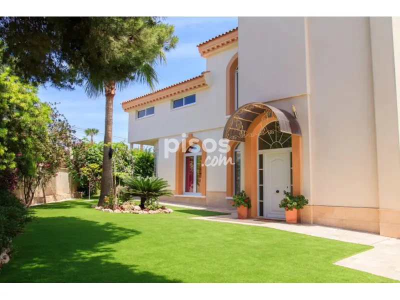 Chalet en venta en Avenida de las Naciones, cerca de Carrer de los ...