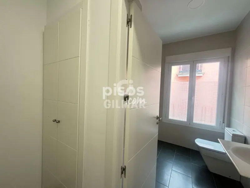 Piso en alquiler en Malasaña en Universidad-Malasaña por 1.350 €/mes