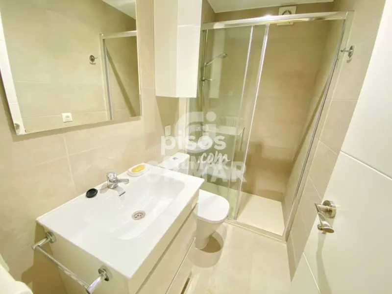 Piso en alquiler en Trafalgar en Universidad-Malasaña por 900 €/mes