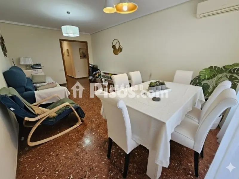 Piso en venta en Carretera de Moncada en Torrefiel por 320.000