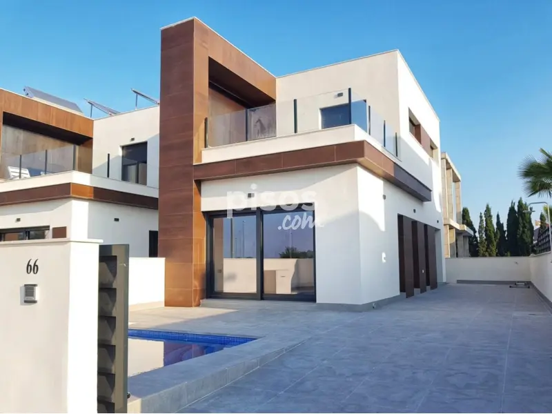 Casa en venta en Daya Nueva en Daya Nueva por 299.000