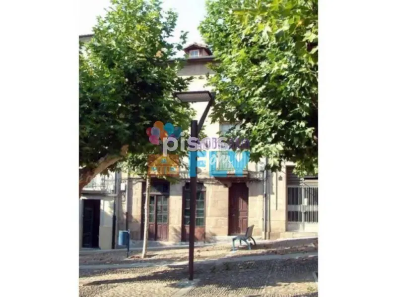 Edificio en venta en Ourense Capital en Ourense Capital por 195.000