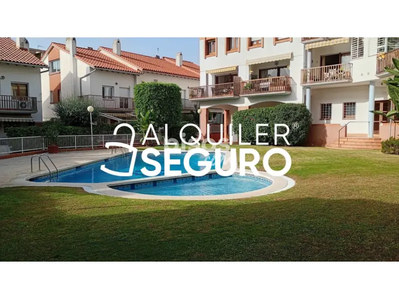 Chalet en alquiler en Sant Pere de Ribes en Nucli Urbà por 2.380 €/mes