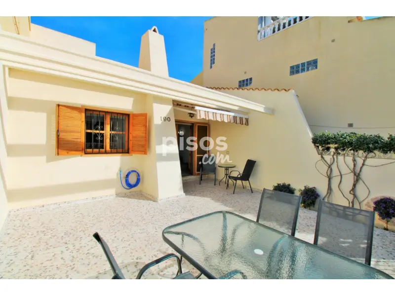 Casa en venta en Playa Flamenca en Cabo Roig-La Zenia-La Regia por 109. ...