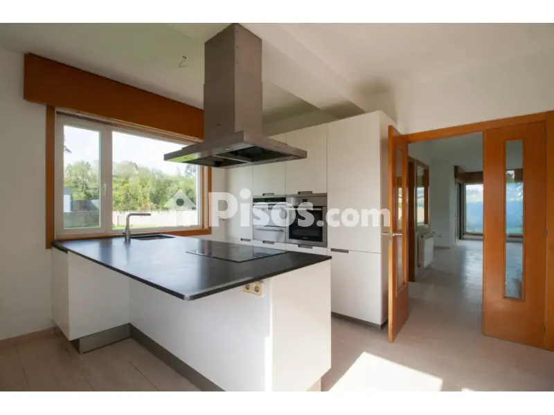 Chalet unifamiliar en venta en Lugar de Mondego en Sada por 310,000