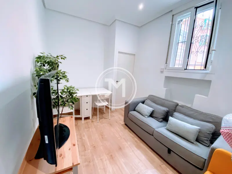 Piso en venta en Calle de San Raimundo, cerca de Calle de Bravo Murillo ...