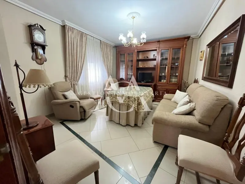 Piso en alquiler en Calle de Juan Rico en Lucena por 500 €/mes