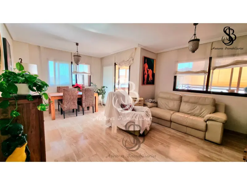Piso en venta en Avenida de la Goleta en Playa de San Juan por 415,000