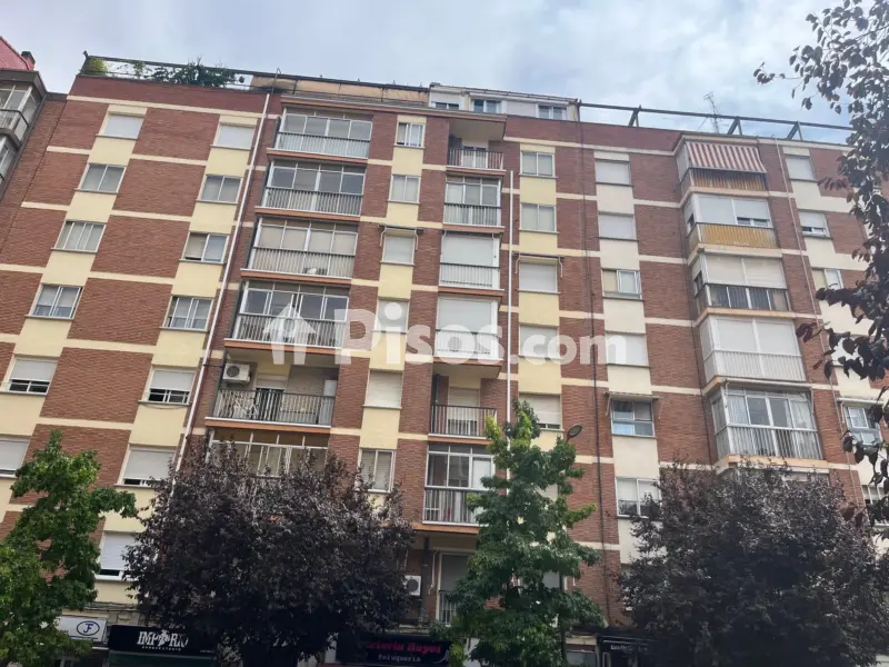 Piso en venta en Calle de Concha Velasco, 25 en Paseo Zorrilla-Campo ...