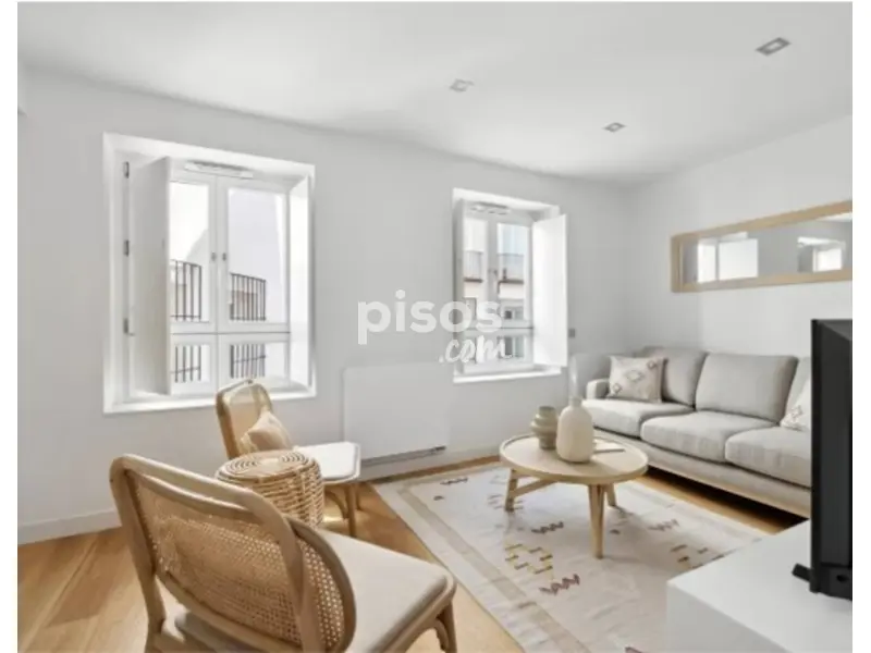 Piso en alquiler en Calle Corredera Baja de San Pablo en Universidad ...